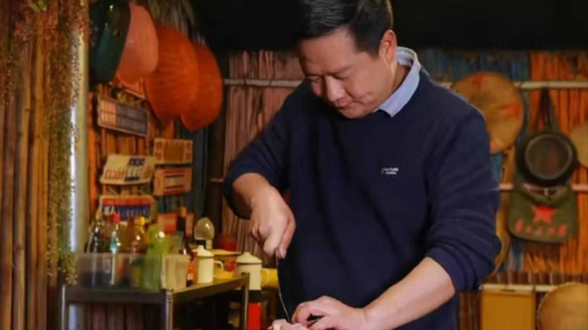 阿龙乡村美食记_又有谁能拒绝这一碗黏黏糊糊的麻辣烫呢_综艺_高清完整版视频在线观看_腾讯视频